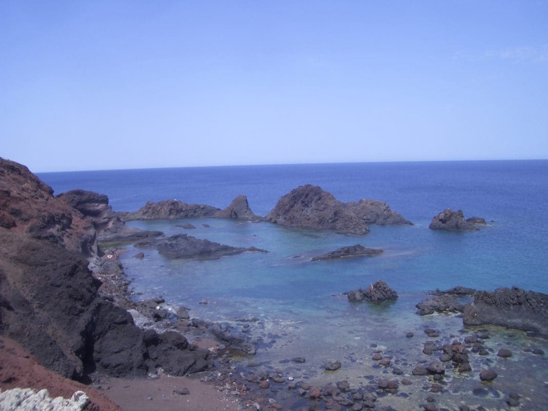 Vacanze a Linosa: Guida Completa all'isoletta delle Pelagie